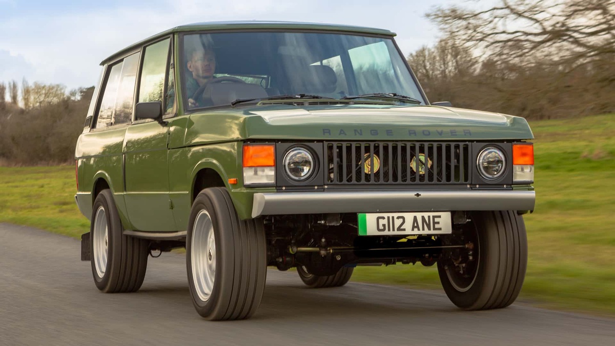 Classic Range Rover gets a modern twist with a 450-HP Tesla Powertrain ...