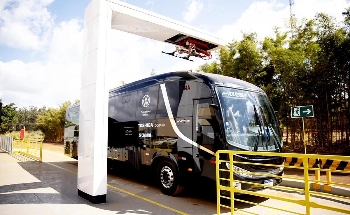 Volkswagen Truck & Bus has started testing an electric bus with ultra ...