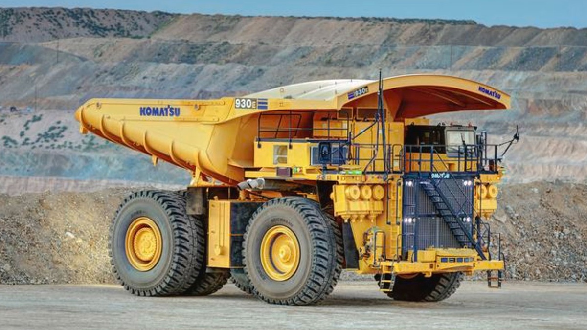 GM and Komatsu team up on giant hydrogen fuel cell mining truck ...