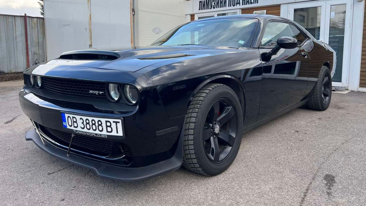 Driving school in Bulgaria gives the opportunity to learn on 3.6L Dodge ...