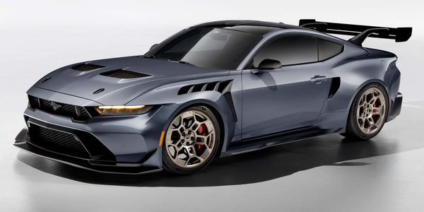 Die einzigartige Außenlackierung des Ford Mustang GTD in Polymimetic ...