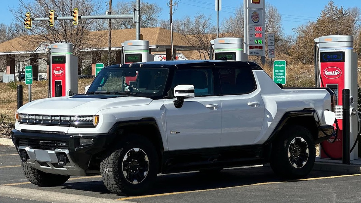 2024 GMC Hummer EV Pickup and SUV to have bidirectional charging ...