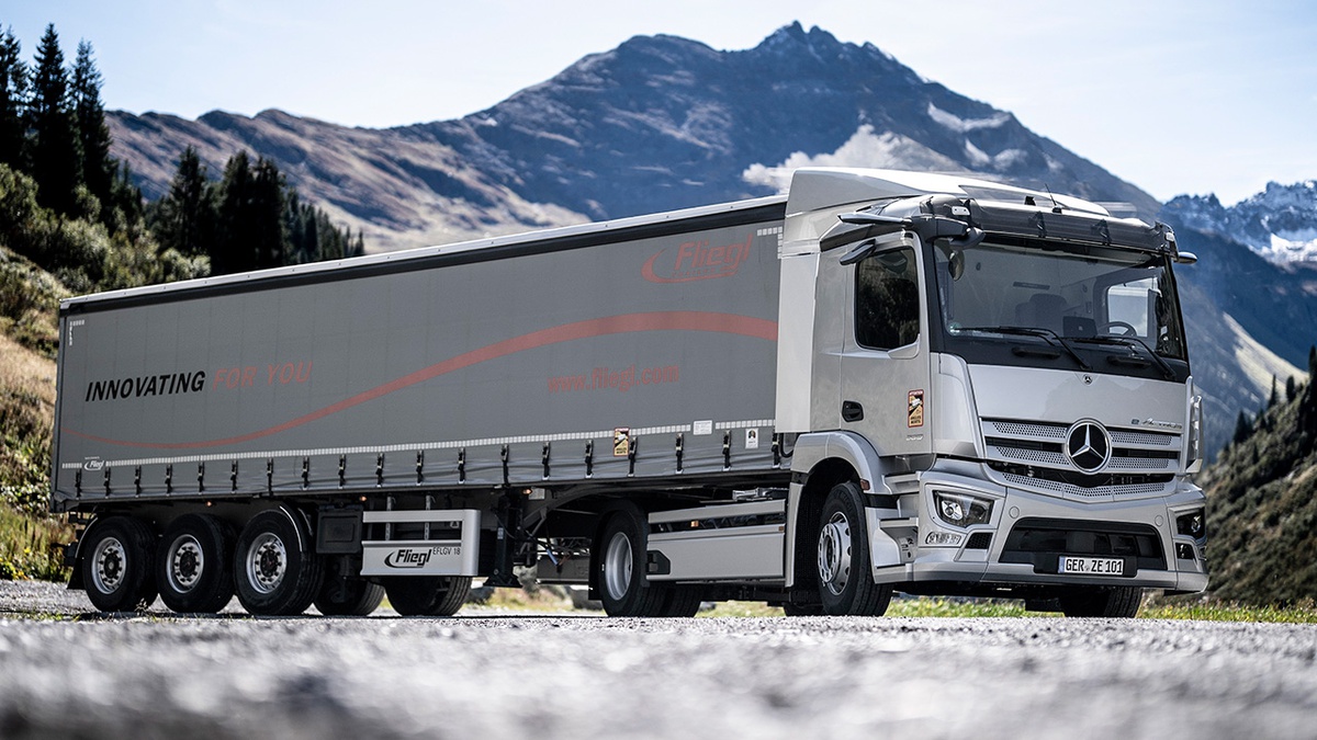 Fully loaded Mercedes-Benz eActros electric semitrailer completed tests ...