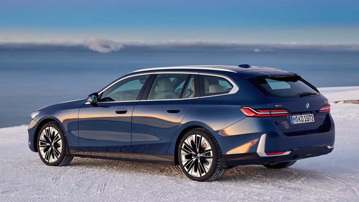 BMW hat den neuen 5er Touring und den vollelektrischen i5 Touring offiziell vorgestellt – Autoua.net