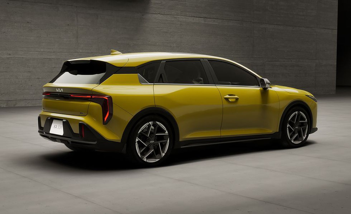 Kia showed a hatchback version of the new K4 compact and confirmed it's ...