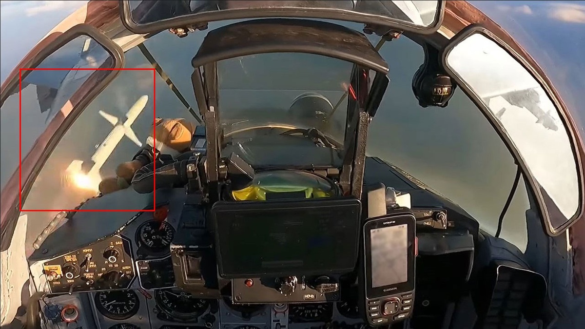 Die Luftwaffe der Ukraine zeigte den Start von AGM-88 HARM-Raketen aus ...