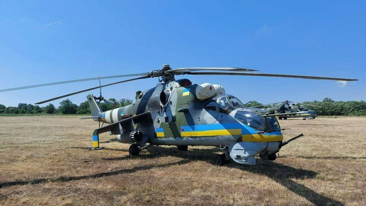 Die Heeresluftfahrt der Streitkr?fte der Ukraine setzt Kampfhubschrauber Mi-24V aus der ...