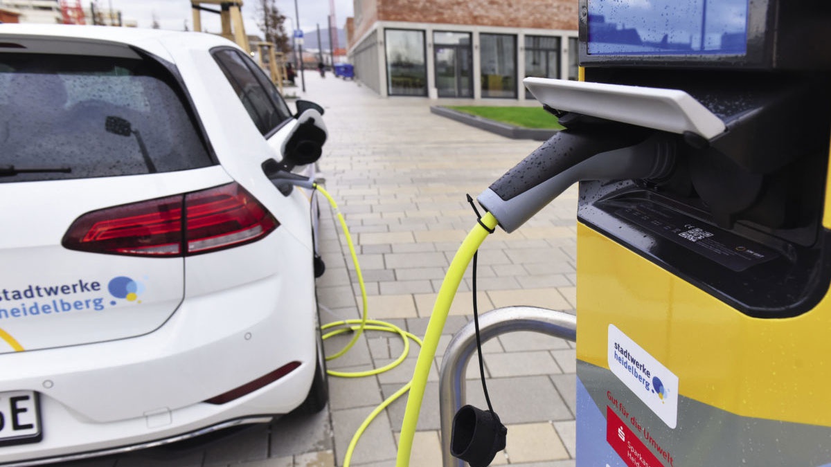 Electric vehicles in Germany save 1.1 billion litres of petrol and ...