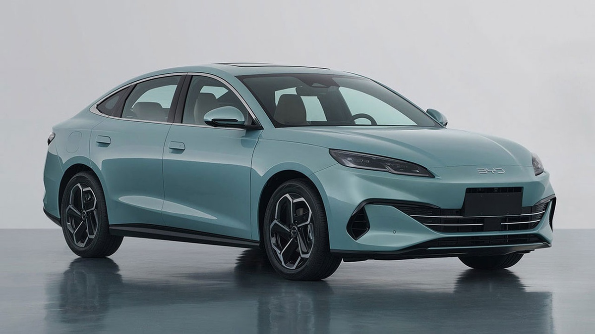 BYD Seal 06 is a new plug-in hybrid sedan that can travel up to 90 km ...