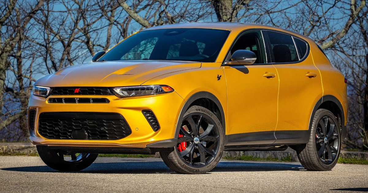 Проблеми з камерою заднього виду та наліпками: у США відкликають майже ...