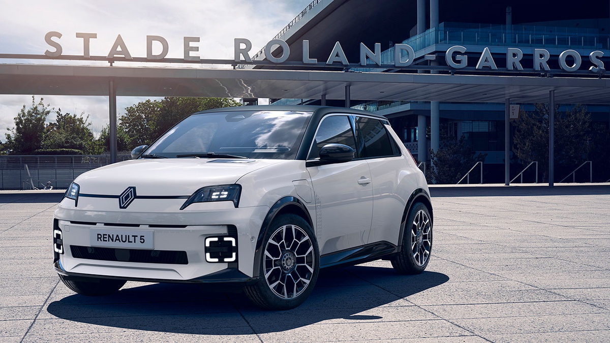 Renault made a special edition of its electric hatchback dedicated to ...